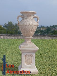 Copa Medieval con Tapa y Columna | Los Almendros